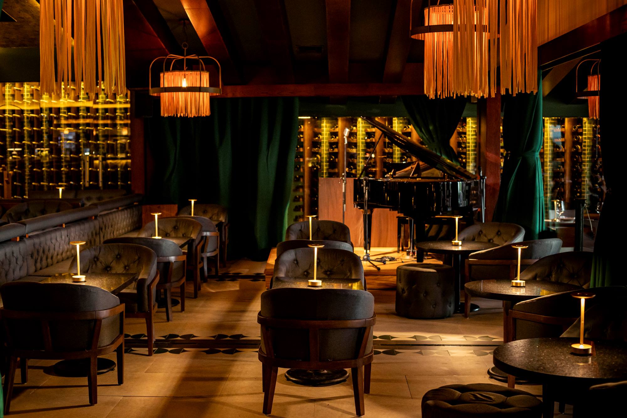 Harry's Cancún Presenta su Nuevo y Exclusivo Piano Bar - Revista Prima ...